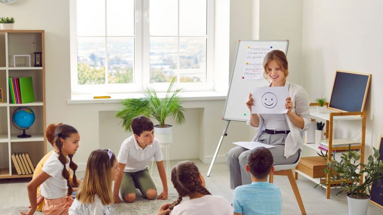 Pros And Cons of Teaching Mental Health in Schools: Balanced Insight ...